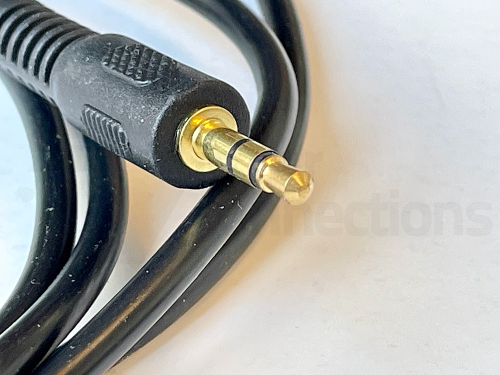 Mercedes AUX cable adapter lead for Mercedes A B C CL CLK GL M R S SL ...