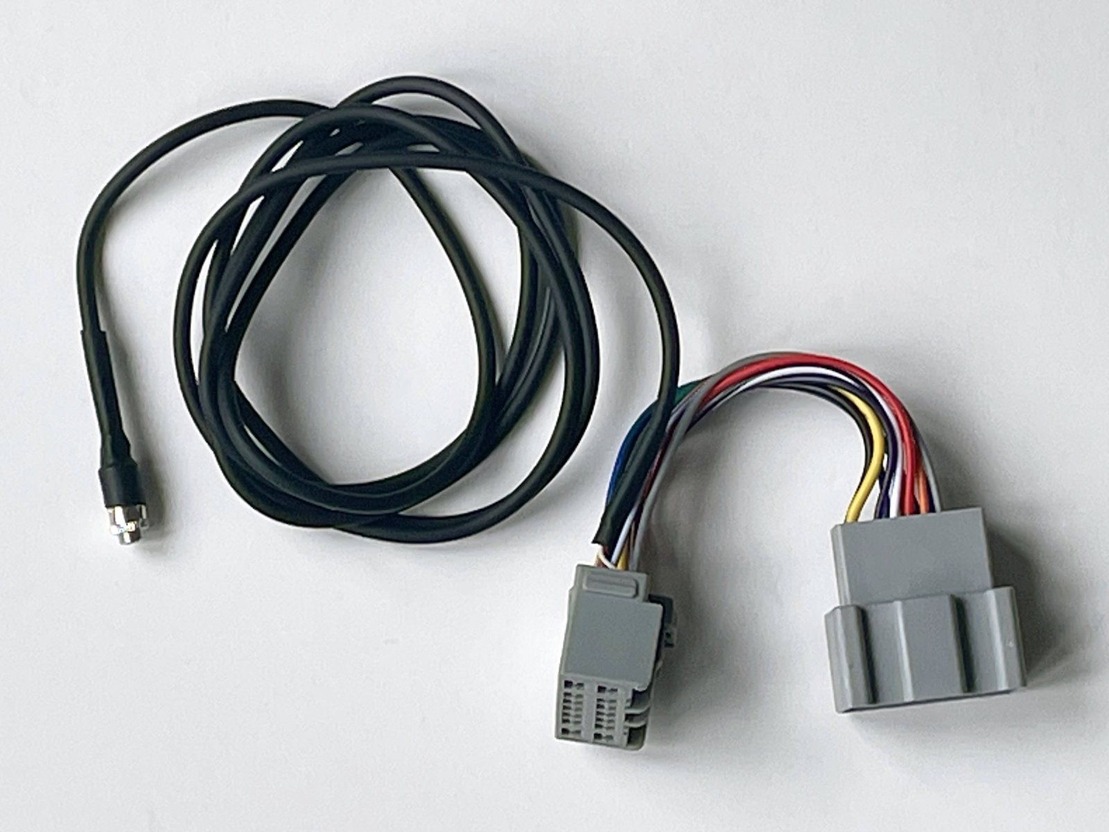 Volvo AUX adapter cable C30 S40 V50 S60 S70 C70 V70 S80 XC60 XC90 2004 ...